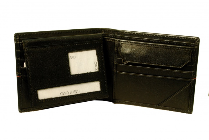 Online Madras - MOSPL Men's Genuine Leather Wallet (Black)
